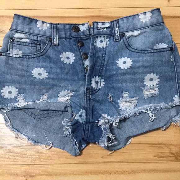 Ardene | Shorts | Ardene Daisy High Rise Jean Short | Poshmark